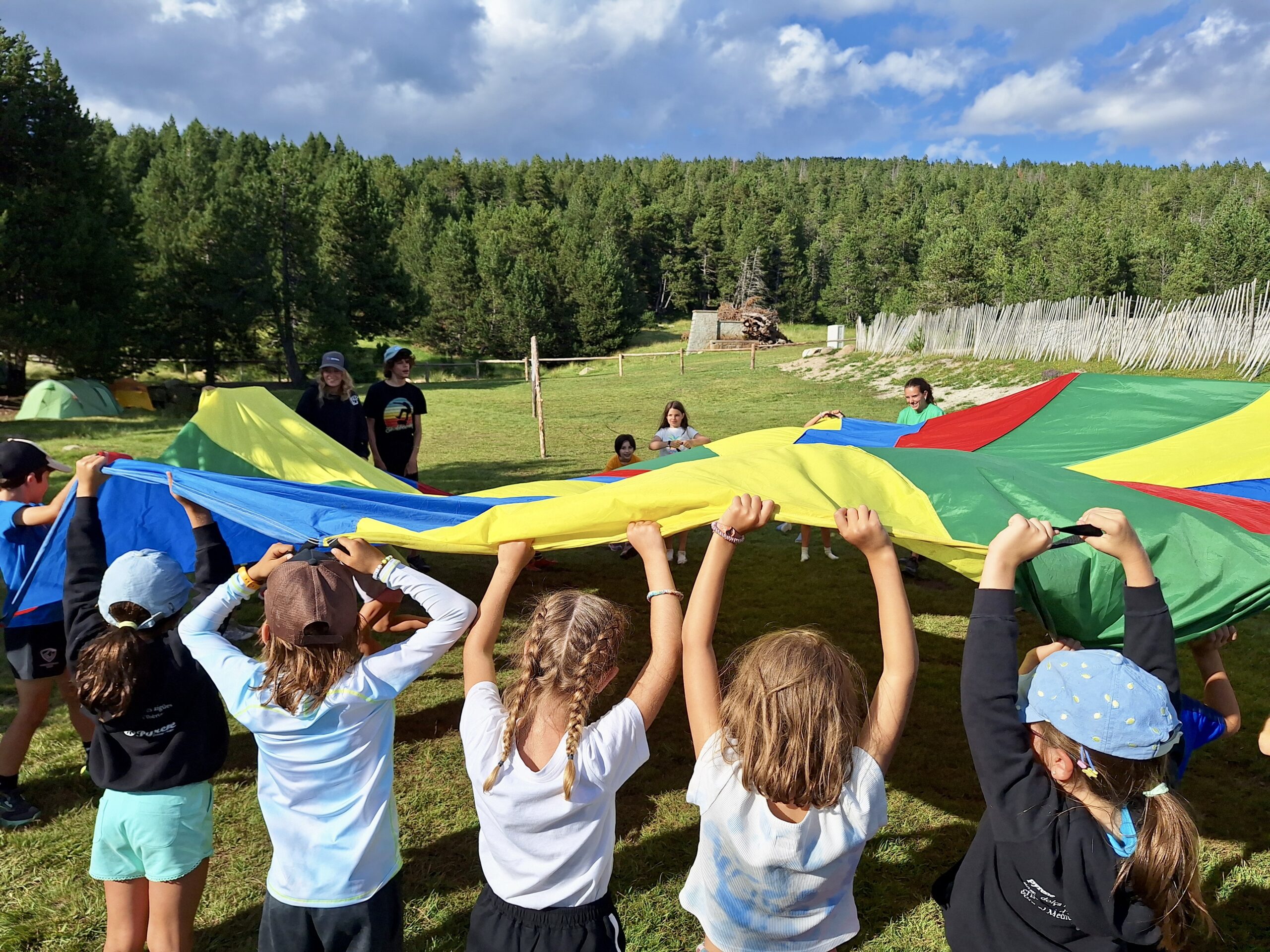 DE TOTS COLORS - PYRENE SUMMER CAMP 2025